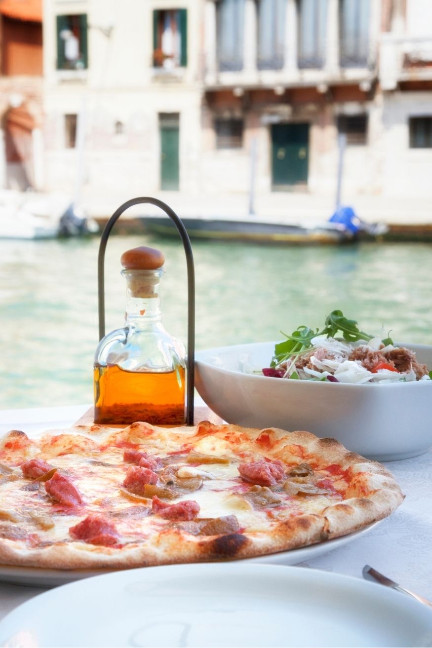 Authentic Italian pizza in Italy - Italy Unveiled